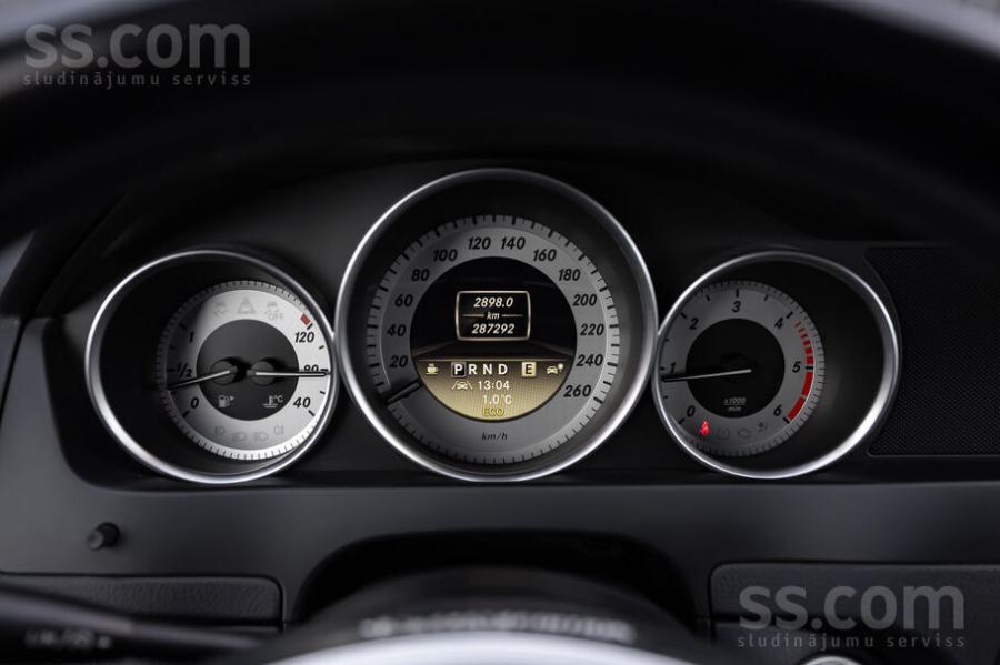 White Mercedes-Benz C 250 2013 in Jelgava, with an engine capacity of 2.20 L and mileage of 287 thousand km for 6900 €, photo 20 on AUTOMOTO.COM.LV