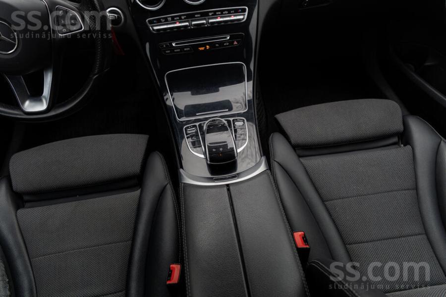 White Mercedes-Benz C 250 2014 in Riga, with an engine capacity of 2.10 L and mileage of 225 thousand km for 13500 €, photo 13 on AUTOMOTO.COM.LV