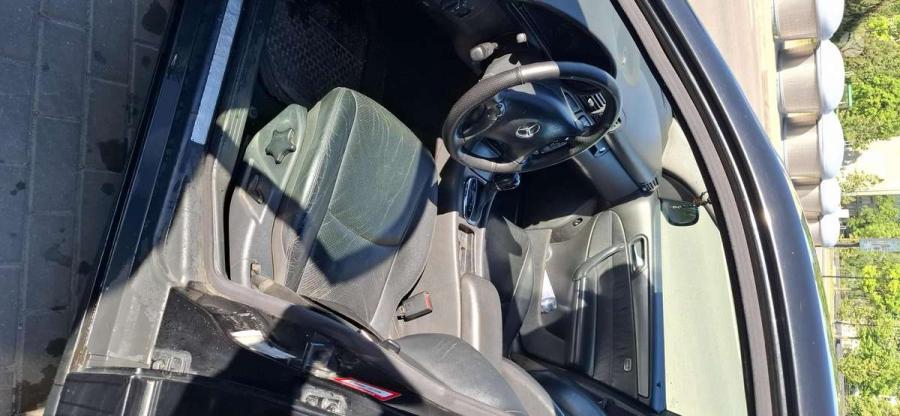 Black Mercedes-Benz c-270 2001 in Alytus, with an engine capacity of 2.69 L and mileage of 367 thousand km for 1750 €, photo 7 on AUTOMOTO.COM.LV
