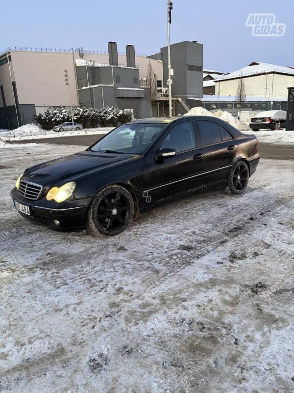 Black Mercedes-Benz c-270 2003 in Kaunas, with an engine capacity of 2.70 L and mileage of 389 thousand km for 2000 €, photo 1 on AUTOMOTO.COM.LV