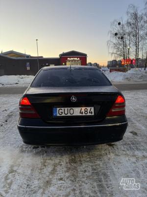 Black Mercedes-Benz c-270 2003 in Kaunas, with an engine capacity of 2.70 L and mileage of 389 thousand km for 2000 €, photo 3 on AUTOMOTO.COM.LV