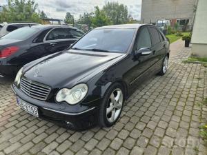 Melns Mercedes-Benz c-270 2003 Balvi, ar dzinēja tilpumu 2.70 L un nobraukumu 423 tūkst. km par 2190 €, foto 4 vietnē AUTOMOTO.COM.LV
