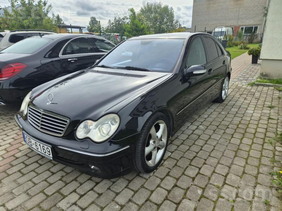 Melns Mercedes-Benz c-270 2003 Balvi, ar dzinēja tilpumu 2.70 L un nobraukumu 423 tūkst. km par 2190 €, foto 4 vietnē AUTOMOTO.COM.LV