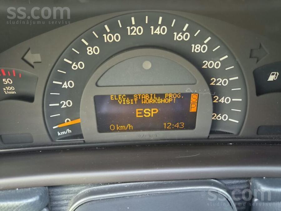 Melns Mercedes-Benz c-270 2003 Balvi, ar dzinēja tilpumu 2.70 L un nobraukumu 423 tūkst. km par 2190 €, foto 12 vietnē AUTOMOTO.COM.LV