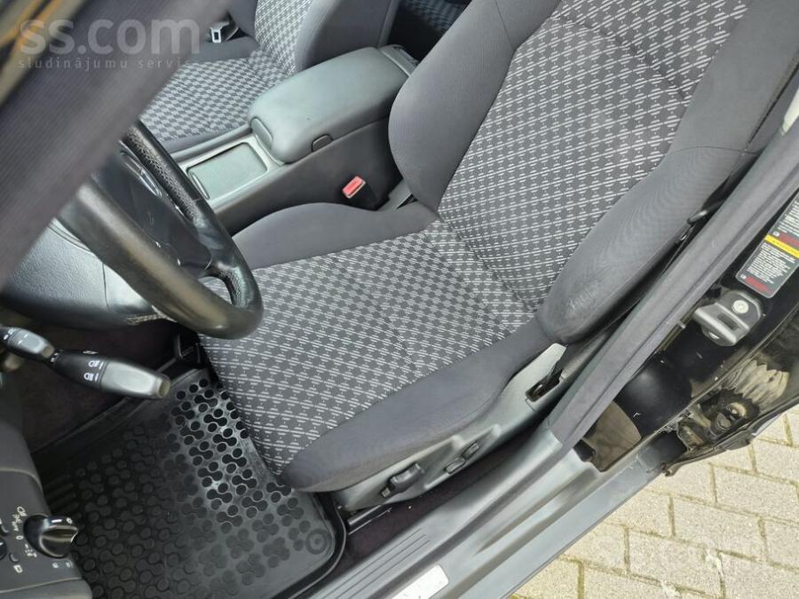 Melns Mercedes-Benz c-270 2003 Balvi, ar dzinēja tilpumu 2.70 L un nobraukumu 423 tūkst. km par 2190 €, foto 14 vietnē AUTOMOTO.COM.LV