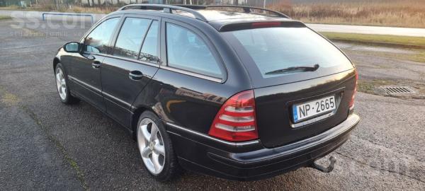 Black Mercedes-Benz c-270 2003 in Jelgava, with an engine capacity of 2.70 L and mileage of 375 thousand km for 2900 €, photo 4 on AUTOMOTO.COM.LV