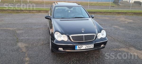 Black Mercedes-Benz c-270 2003 in Jelgava, with an engine capacity of 2.70 L and mileage of 375 thousand km for 2900 €, photo 5 on AUTOMOTO.COM.LV
