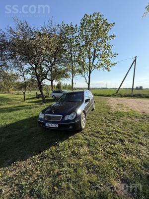 Черный Мерседес Ц 270 2004 в Тукумс, объемом двигателя 2.70 л и пробегом 285 тыс. км за 2300 €, фото  на AUTOMOTO.COM.LV