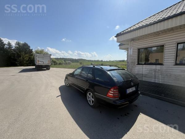 Черный Мерседес Ц 270 2004 в Тукумс, объемом двигателя 2.70 л и пробегом 285 тыс. км за 2300 €, фото 4 на AUTOMOTO.COM.LV