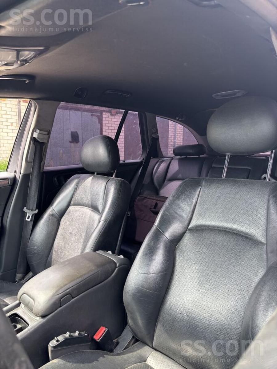 Black Mercedes-Benz c-270 2004 in Saldus, with an engine capacity of 2.70 L and mileage of 428 thousand km for 1850 €, photo 5 on AUTOMOTO.COM.LV