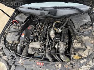 Black Mercedes-Benz c-270 2004 in Saldus, with an engine capacity of 2.70 L and mileage of 428 thousand km for 1850 €, photo 6 on AUTOMOTO.COM.LV