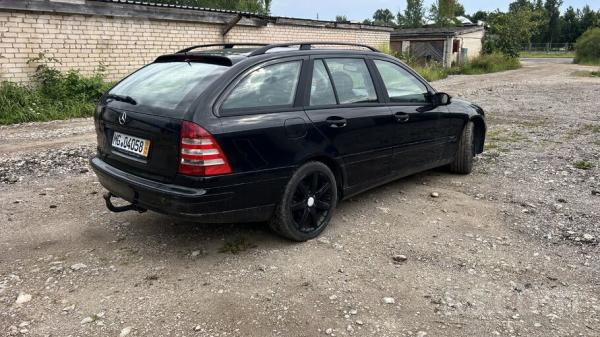 Melns Mercedes-Benz c-270 2004 Aizkraukle, ar dzinēja tilpumu 2.70 L un nobraukumu 368 tūkst. km par 1750 €, foto 4 vietnē AUTOMOTO.COM.LV