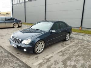 Blue Mercedes-Benz c-270 2002 in Rezekne, with an engine capacity of 2.70 L and mileage of 280 thousand km for 3500 €, photo 2 on AUTOMOTO.COM.LV