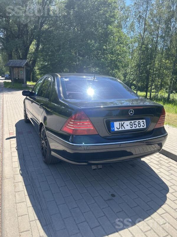 Синий Мерседес Ц 270 2005 в Лимбажи, объемом двигателя 2.70 л и пробегом 370 тыс. км за 1700 €, фото 4 на AUTOMOTO.COM.LV