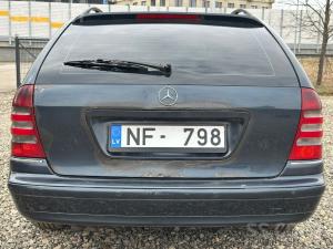 Blue Mercedes-Benz c-270 2002 in Riga, with an engine capacity of 2.70 L and mileage of 255 thousand km for 1700 €, photo 5 on AUTOMOTO.COM.LV