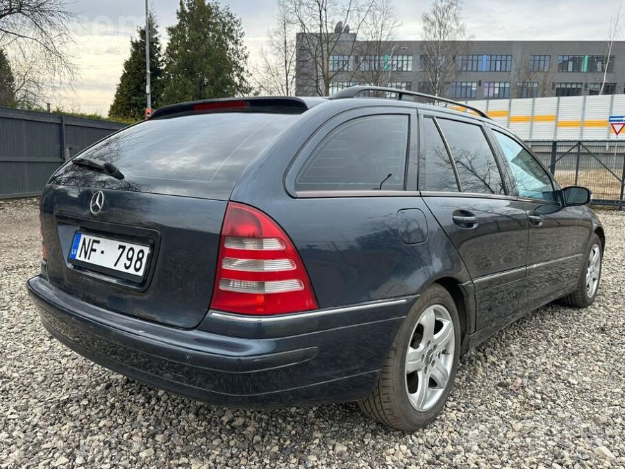 Blue Mercedes-Benz c-270 2002 in Riga, with an engine capacity of 2.70 L and mileage of 255 thousand km for 1700 €, photo 6 on AUTOMOTO.COM.LV