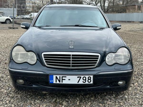 Blue Mercedes-Benz c-270 2002 in Riga, with an engine capacity of 2.70 L and mileage of 255 thousand km for 1700 €, photo 8 on AUTOMOTO.COM.LV