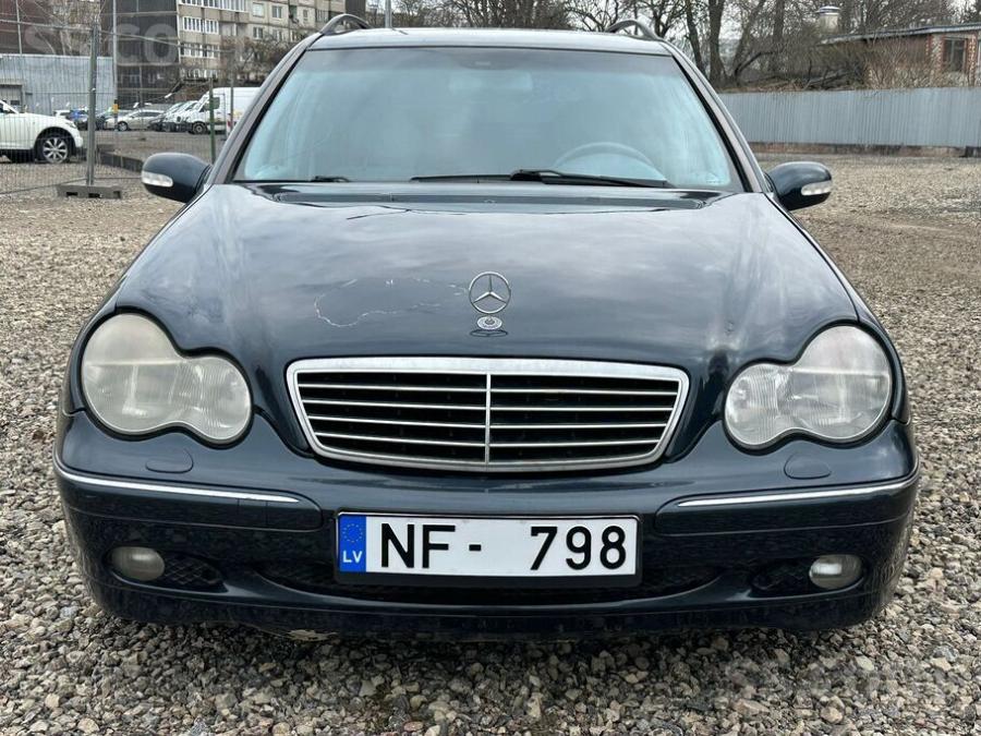 Blue Mercedes-Benz c-270 2002 in Riga, with an engine capacity of 2.70 L and mileage of 255 thousand km for 1700 €, photo 9 on AUTOMOTO.COM.LV
