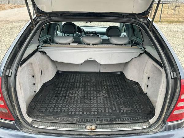 Blue Mercedes-Benz c-270 2002 in Riga, with an engine capacity of 2.70 L and mileage of 255 thousand km for 1700 €, photo 9 on AUTOMOTO.COM.LV