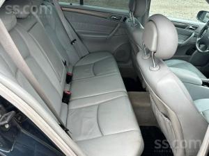 Blue Mercedes-Benz c-270 2002 in Riga, with an engine capacity of 2.70 L and mileage of 255 thousand km for 1700 €, photo 11 on AUTOMOTO.COM.LV