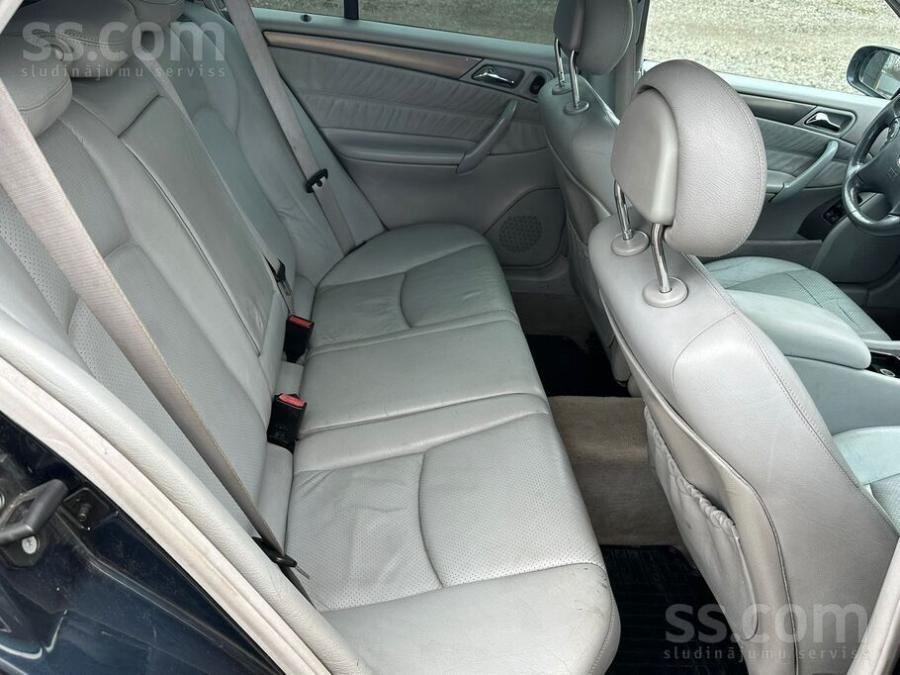 Blue Mercedes-Benz c-270 2002 in Riga, with an engine capacity of 2.70 L and mileage of 255 thousand km for 1700 €, photo 11 on AUTOMOTO.COM.LV