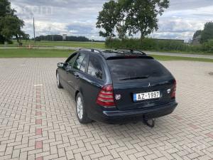Blue Mercedes-Benz c-270 2003 in Riga, with an engine capacity of 2.70 L and mileage of 390 thousand km for 1650 €, photo 5 on AUTOMOTO.COM.LV