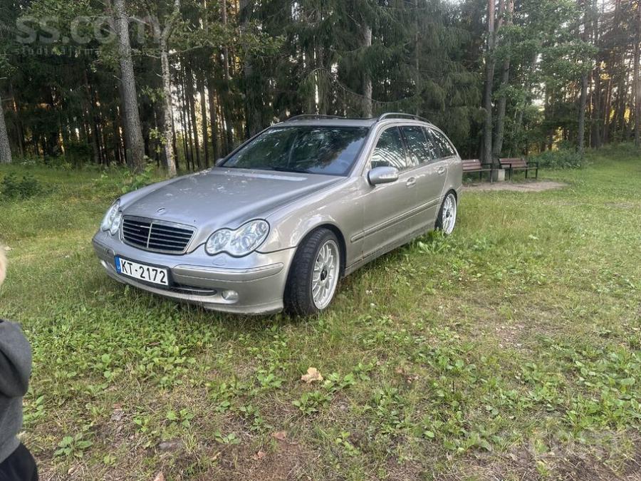 Brūns Mercedes-Benz c-270 2004 Valka, ar dzinēja tilpumu 2.70 L un nobraukumu 377 tūkst. km par 1000 €, foto 2 vietnē AUTOMOTO.COM.LV