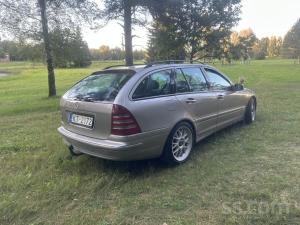Brūns Mercedes-Benz c-270 2004 Valka, ar dzinēja tilpumu 2.70 L un nobraukumu 377 tūkst. km par 1000 €, foto 4 vietnē AUTOMOTO.COM.LV