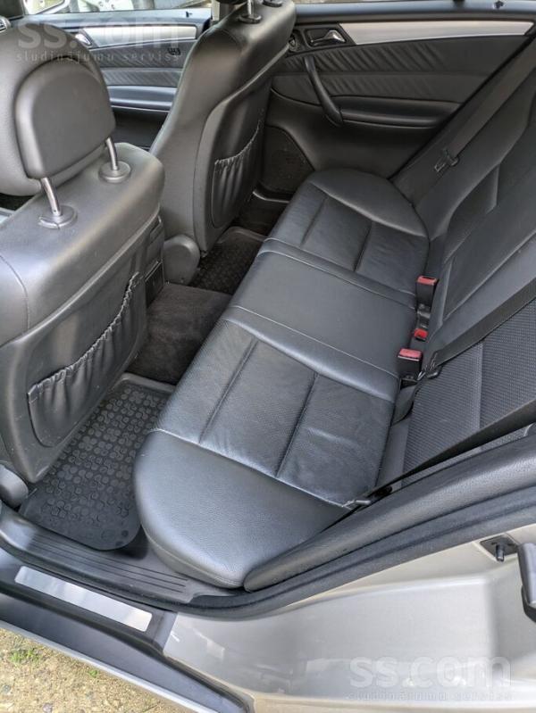 Brown Mercedes-Benz c-270 2005 in Gulbene, with an engine capacity of 2.70 L and mileage of 270 thousand km for 3250 €, photo 7 on AUTOMOTO.COM.LV