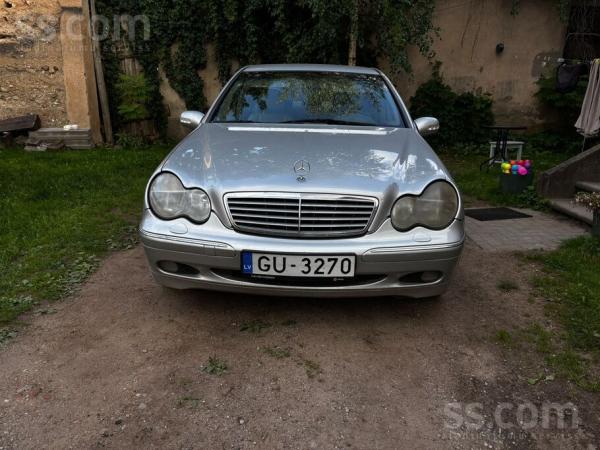 Grey Mercedes-Benz c-270 2001 in Tukums, with an engine capacity of 2.70 L and mileage of 300 thousand km for 3300 €, photo 1 on AUTOMOTO.COM.LV