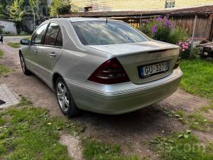 Pelēks Mercedes-Benz c-270 2001 Tukums, ar dzinēja tilpumu 2.70 L un nobraukumu 300 tūkst. km par 3300 €, foto 5 vietnē AUTOMOTO.COM.LV