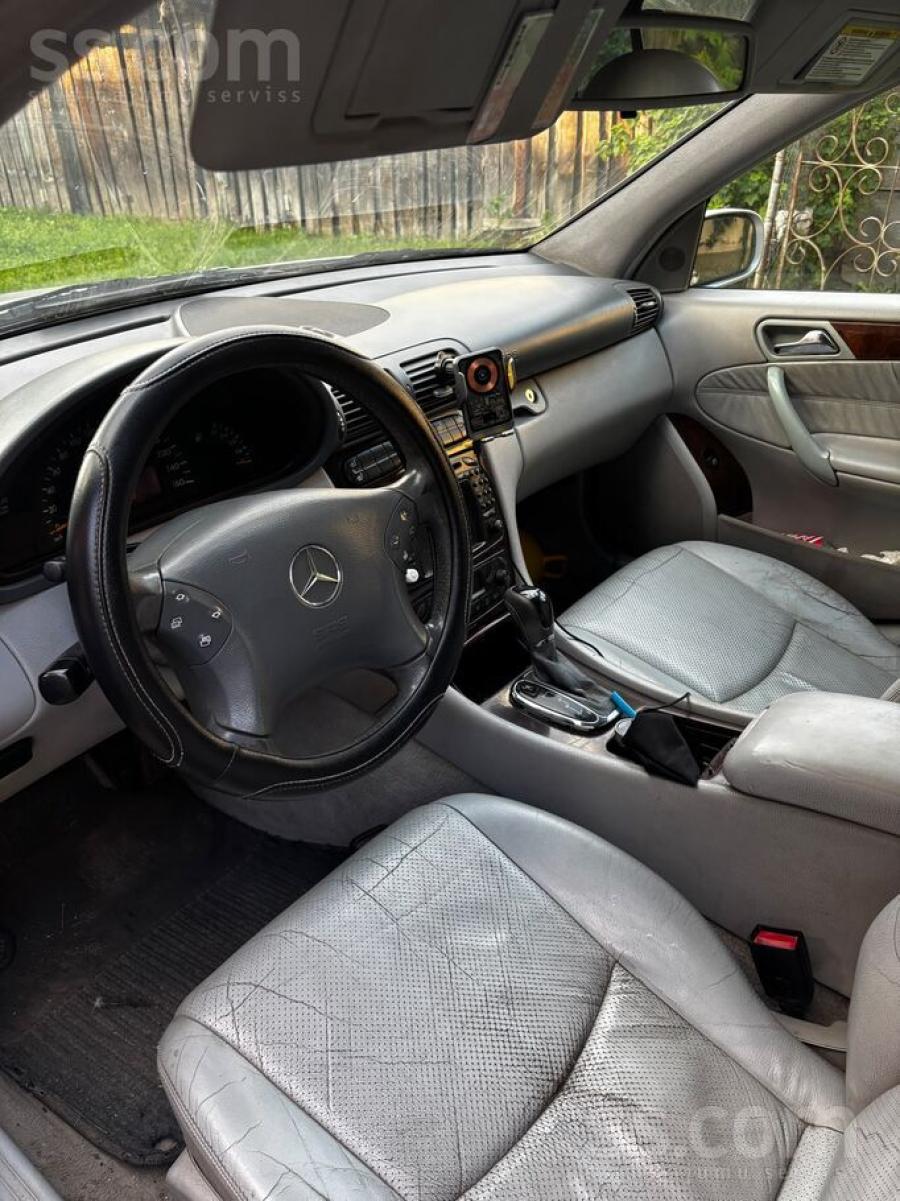Pelēks Mercedes-Benz c-270 2001 Tukums, ar dzinēja tilpumu 2.70 L un nobraukumu 300 tūkst. km par 3300 €, foto 6 vietnē AUTOMOTO.COM.LV