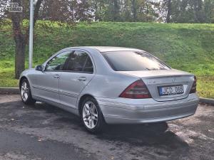 Grey Mercedes-Benz c-270 2002 in Vilnius, with an engine capacity of 2.70 L and mileage of 266 thousand km for 1599 €, photo 6 on AUTOMOTO.COM.LV
