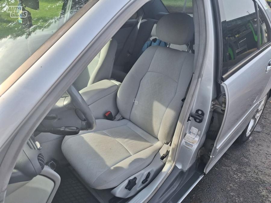 Grey Mercedes-Benz c-270 2002 in Vilnius, with an engine capacity of 2.70 L and mileage of 266 thousand km for 1599 €, photo 12 on AUTOMOTO.COM.LV