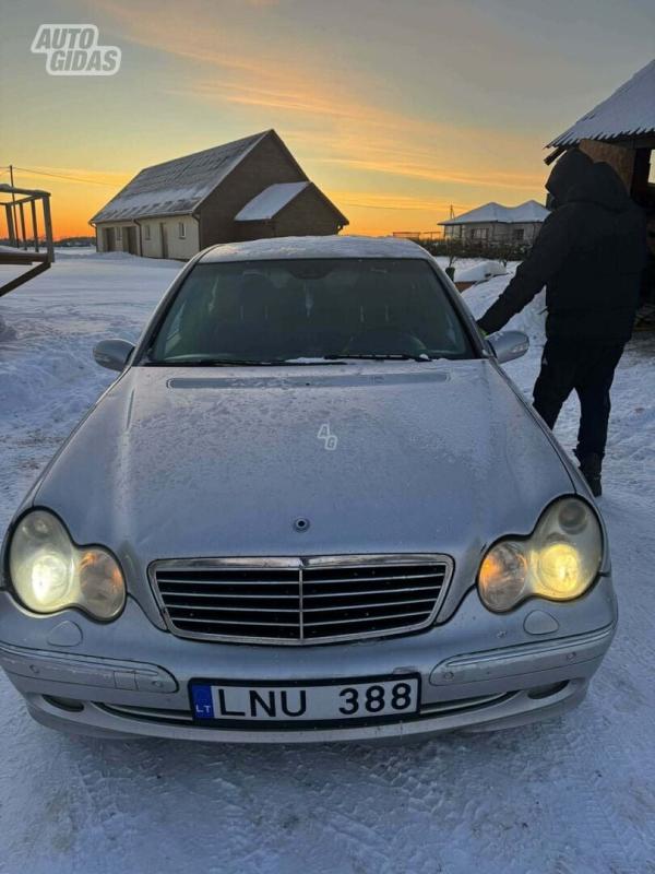 Grey Mercedes-Benz c-270 2003 in Ariogala, with an engine capacity of 2.70 L and mileage of 3401 thousand km for 1450 €, photo 1 on AUTOMOTO.COM.LV