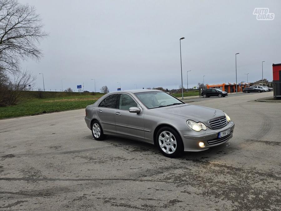 Grey Mercedes-Benz c-270 2004 in Klaipeda, with an engine capacity of 2.70 L and mileage of 355 thousand km for 1950 €, photo 2 on AUTOMOTO.COM.LV