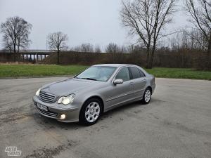 Grey Mercedes-Benz c-270 2004 in Klaipeda, with an engine capacity of 2.70 L and mileage of 355 thousand km for 1950 €, photo 5 on AUTOMOTO.COM.LV