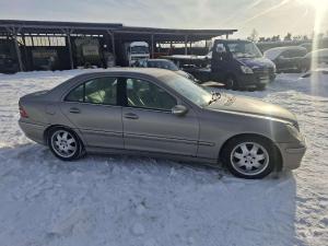 Grey Mercedes-Benz c-270 2004 in Kaunas, with an engine capacity of 2.70 L and mileage of 290 thousand km for 1999 €, photo 11 on AUTOMOTO.COM.LV