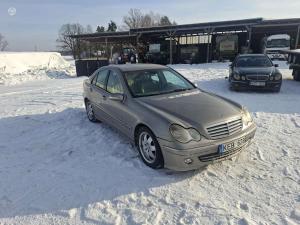 Grey Mercedes-Benz c-270 2004 in Kaunas, with an engine capacity of 2.70 L and mileage of 290 thousand km for 1999 €, photo 14 on AUTOMOTO.COM.LV