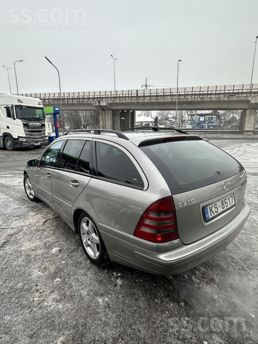 Grey Mercedes-Benz c-270 2004 in Riga, with an engine capacity of 2.70 L and mileage of 315 thousand km for 2100 €, photo 3 on AUTOMOTO.COM.LV