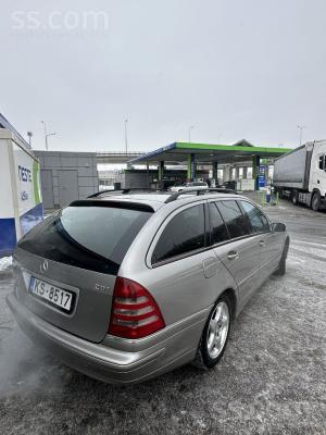 Grey Mercedes-Benz c-270 2004 in Riga, with an engine capacity of 2.70 L and mileage of 315 thousand km for 2100 €, photo 4 on AUTOMOTO.COM.LV