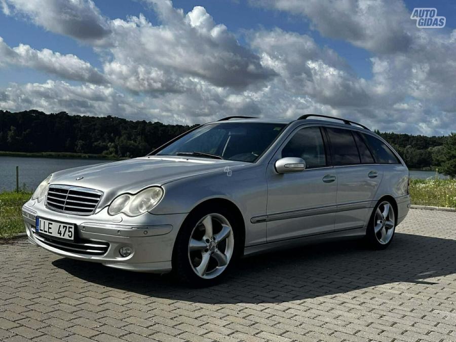 Pelēks Mercedes-Benz c-270 2004 Panevēža, ar dzinēja tilpumu 2.70 L un nobraukumu 342 tūkst. km par 1450 €, foto 1 vietnē AUTOMOTO.COM.LV