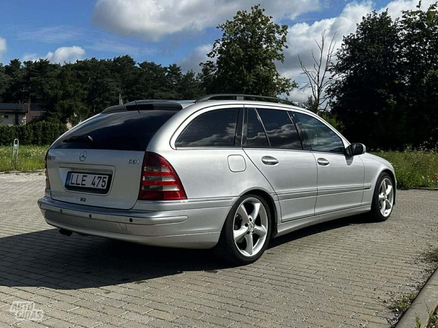 Pelēks Mercedes-Benz c-270 2004 Panevēža, ar dzinēja tilpumu 2.70 L un nobraukumu 342 tūkst. km par 1450 €, foto 4 vietnē AUTOMOTO.COM.LV