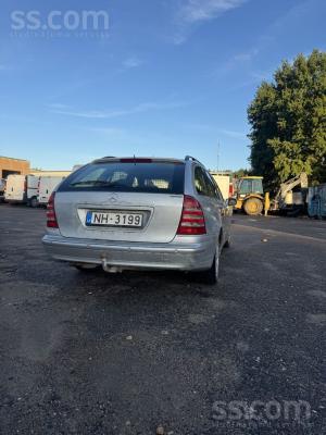 Grey Mercedes-Benz c-270 2004 in Riga, with an engine capacity of 2.70 L and mileage of 365 thousand km for 3000 €, photo 4 on AUTOMOTO.COM.LV