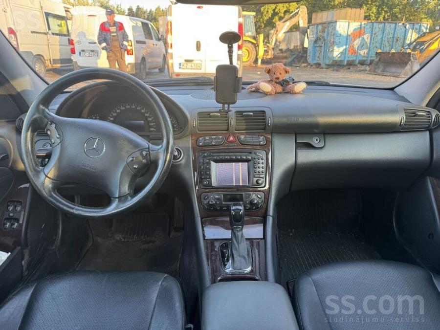 Grey Mercedes-Benz c-270 2004 in Riga, with an engine capacity of 2.70 L and mileage of 365 thousand km for 3000 €, photo 6 on AUTOMOTO.COM.LV
