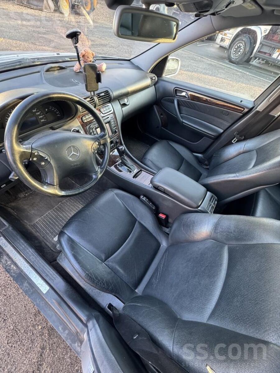 Grey Mercedes-Benz c-270 2004 in Riga, with an engine capacity of 2.70 L and mileage of 365 thousand km for 3000 €, photo 9 on AUTOMOTO.COM.LV
