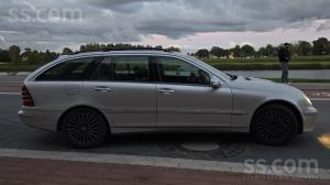 Серый Мерседес Ц 270 2004 в Елгава, объемом двигателя 2.70 л и пробегом 324 тыс. км за 2700 €, фото 6 на AUTOMOTO.COM.LV