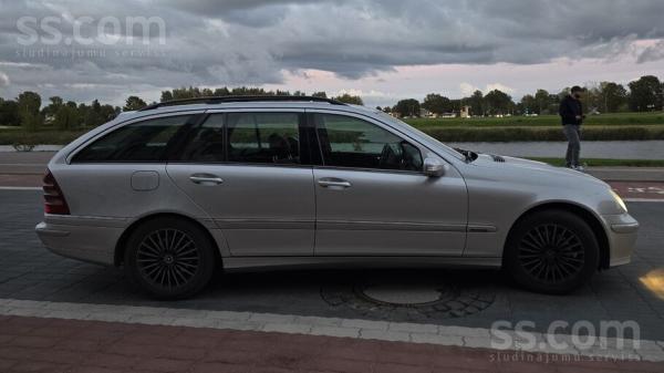 Серый Мерседес Ц 270 2004 в Елгава, объемом двигателя 2.70 л и пробегом 324 тыс. км за 2700 €, фото 6 на AUTOMOTO.COM.LV