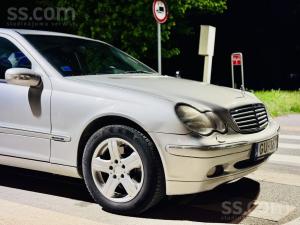 Mercedes-Benz c-270 2001 Tukums, ar dzinēja tilpumu 2.70 L un nobraukumu 291 tūkst. km par 2150 €, foto 12 vietnē AUTOMOTO.COM.LV
