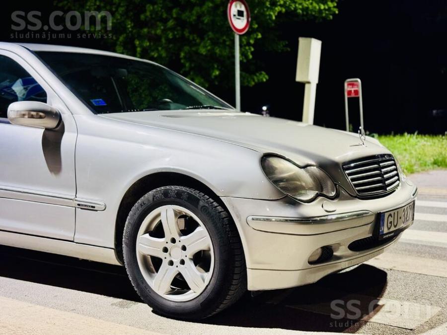 Mercedes-Benz c-270 2001 Tukums, ar dzinēja tilpumu 2.70 L un nobraukumu 291 tūkst. km par 2150 €, foto 12 vietnē AUTOMOTO.COM.LV